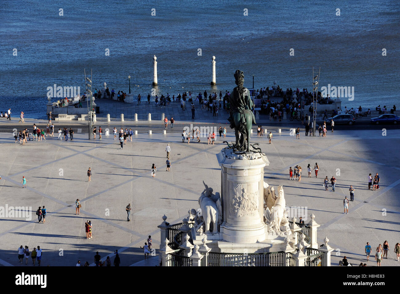 Praca do Comercio, Square of Commerce, Equestrian statue of King Jose I ...