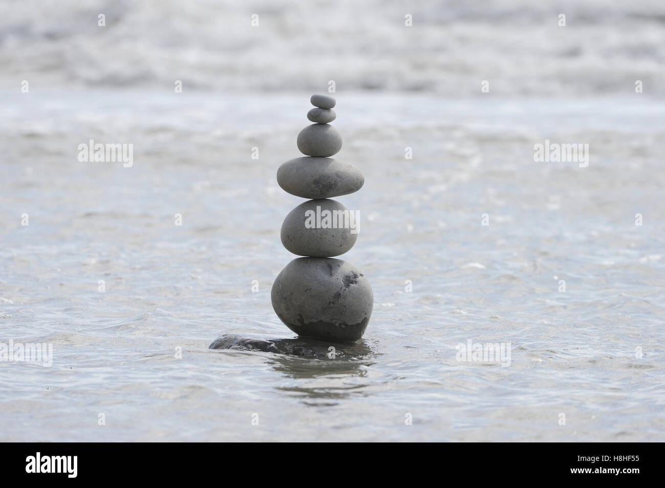 Vertical balance hi-res stock photography and images - Alamy