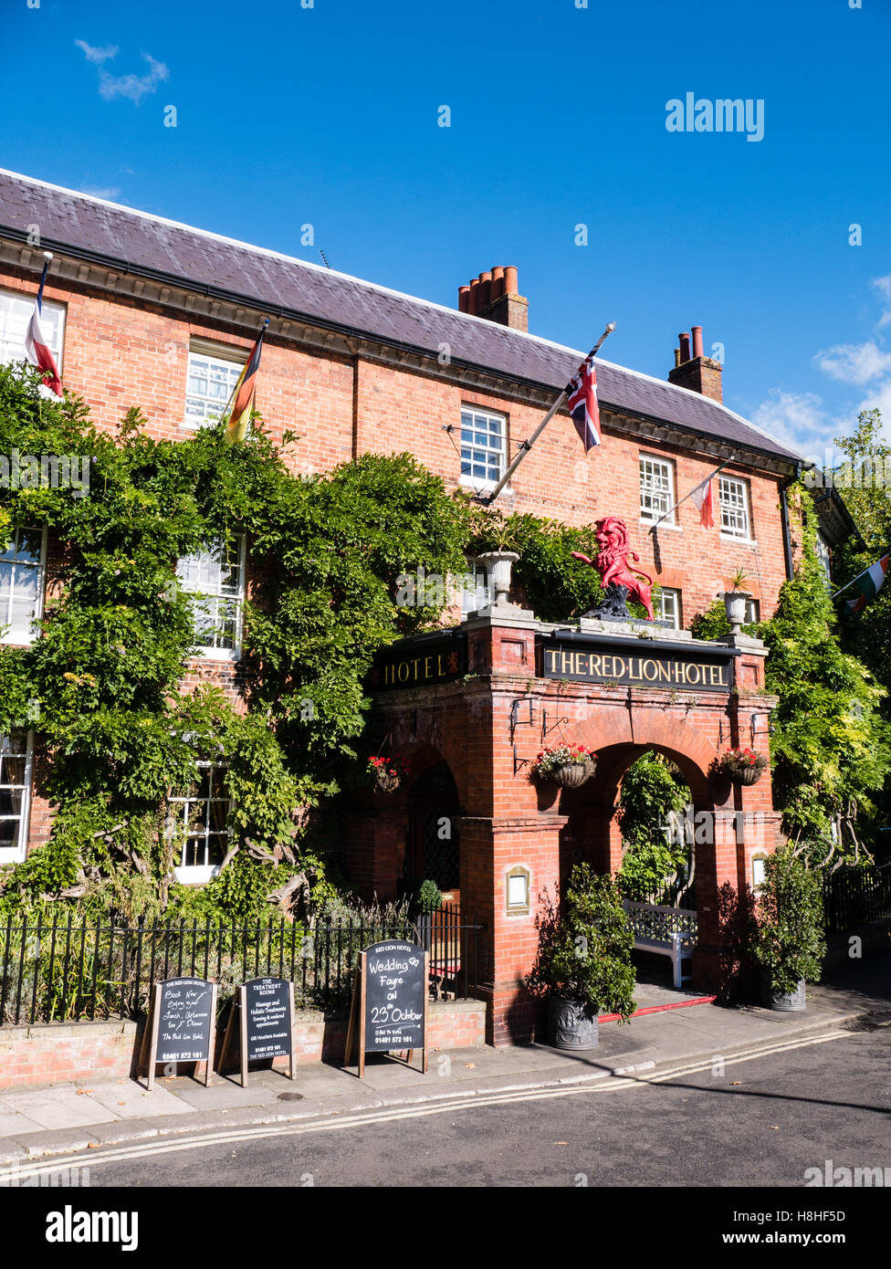 Henley upon thames hi-res stock photography and images - Alamy