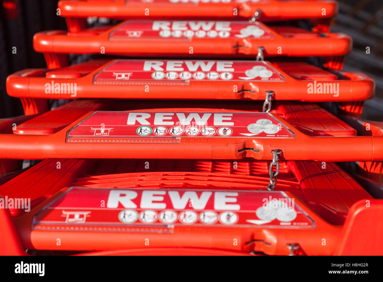 Rewe family hi-res stock photography and images - Alamy