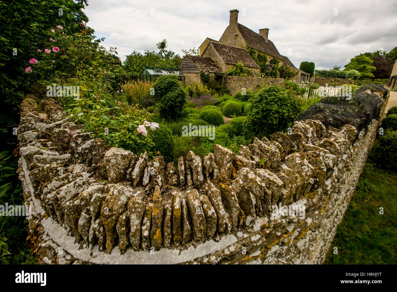 Judith hann tv presenter pictured hi-res stock photography and images ...