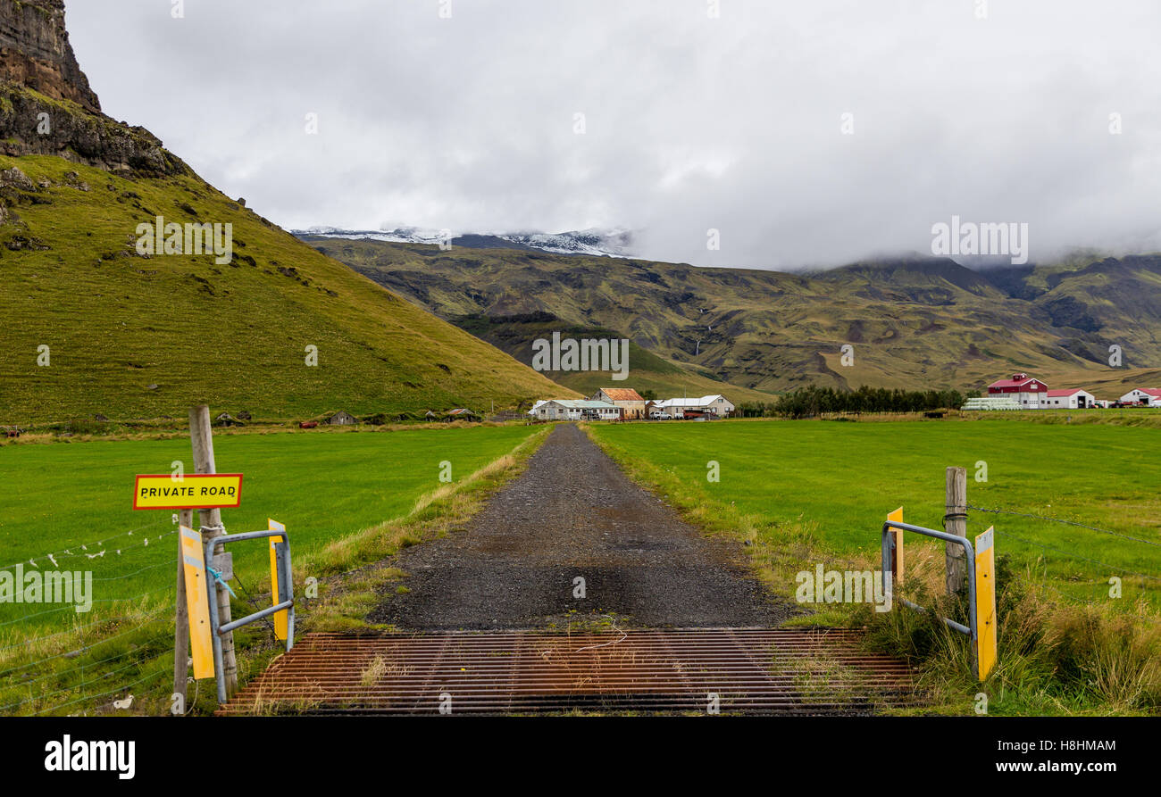 Private road sign hi-res stock photography and images - Alamy