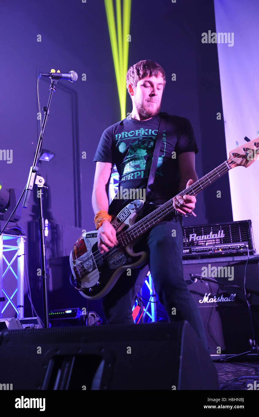 Bristol based Punk Rock Band Criminal Mind performed at Swindon Meca ...