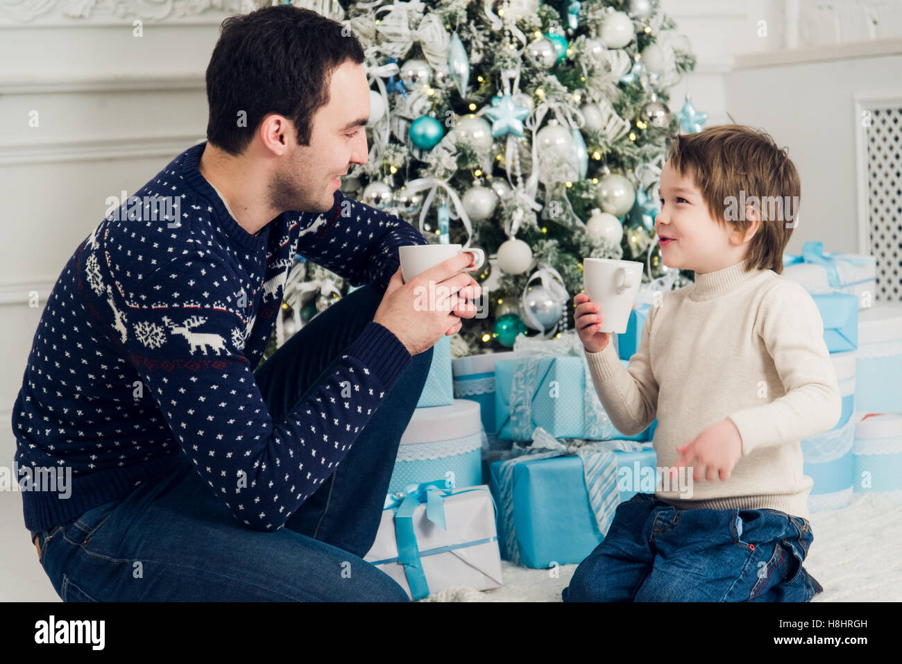 Dad and son talking teenager hi-res stock photography and images - Alamy