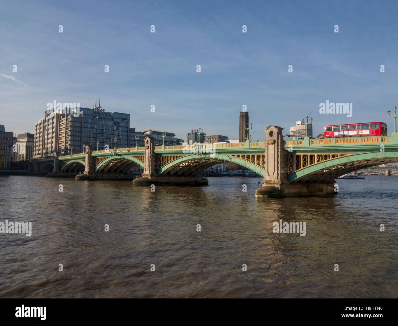 London: Southwark Bridge Stock Photo - Alamy