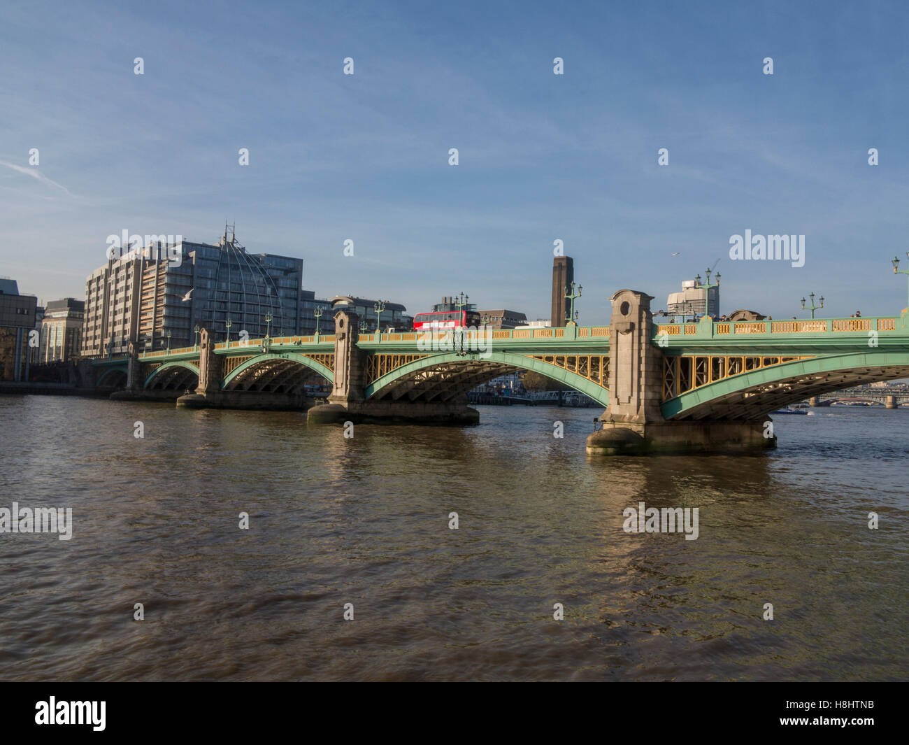 London: Southwark Bridge Stock Photo - Alamy