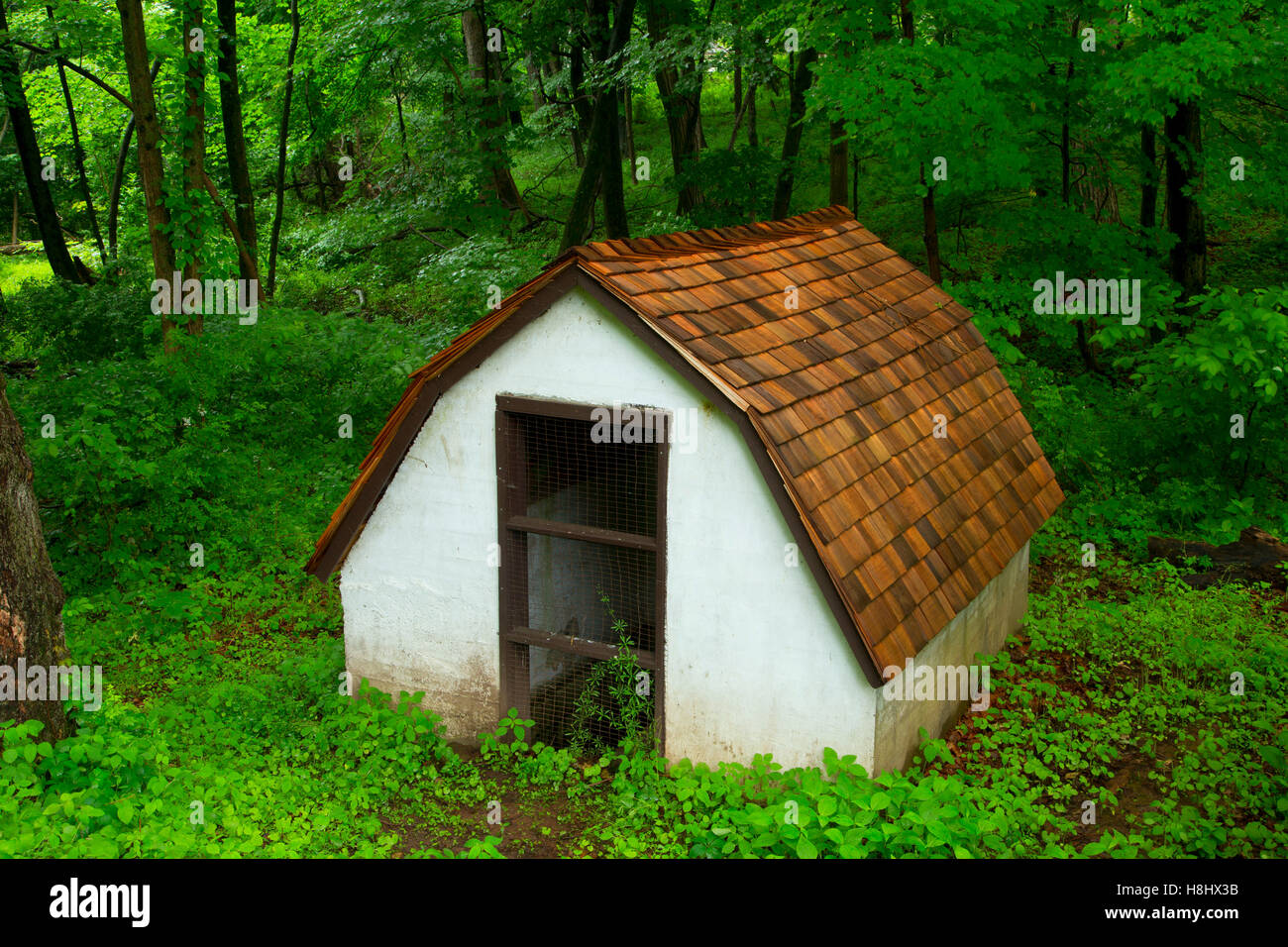 Springhouse hi-res stock photography and images - Alamy