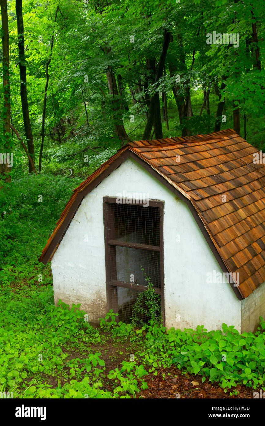 Springhouse hi-res stock photography and images - Alamy