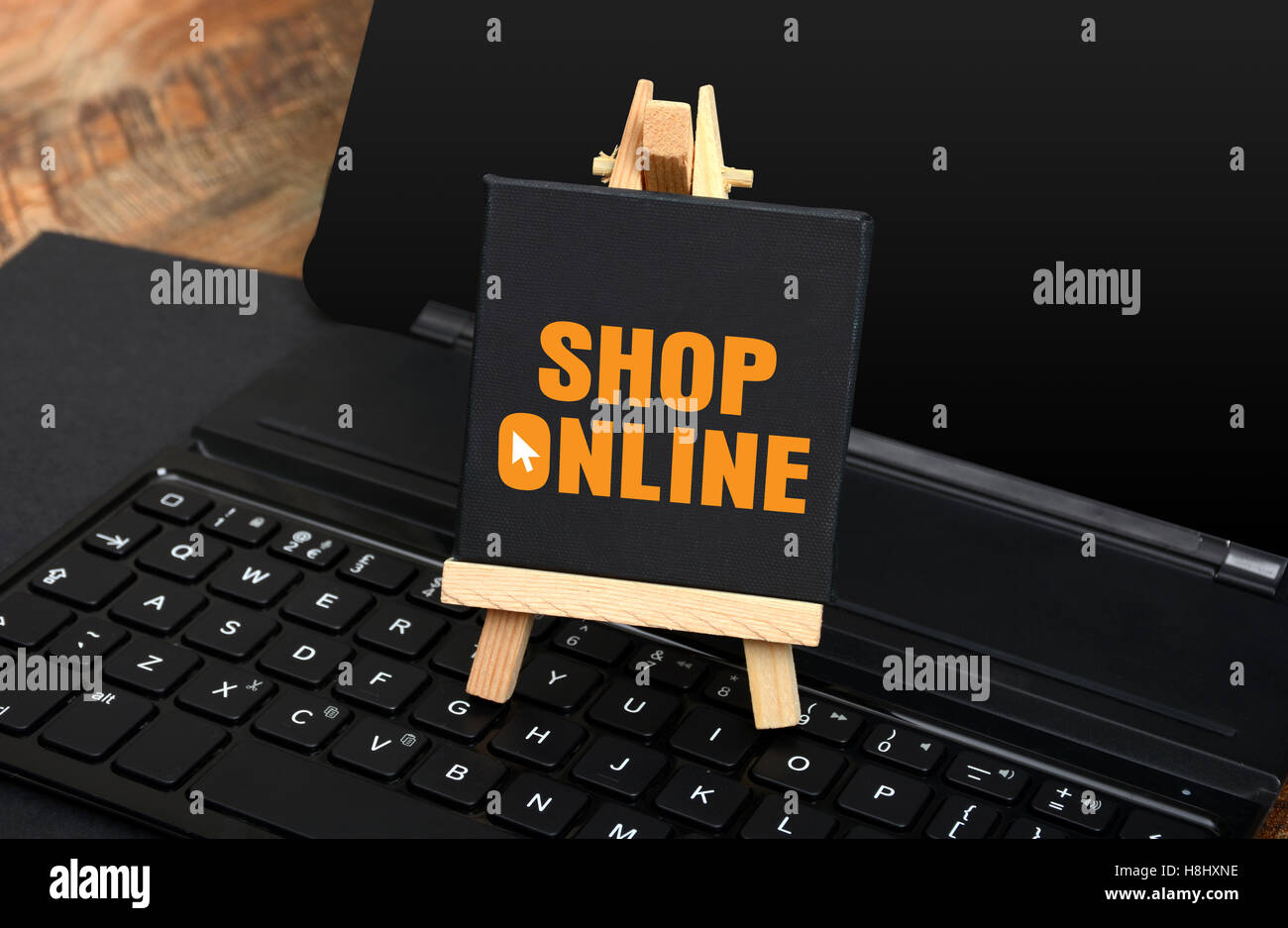 Online Shopping Sign on small chalkboard Keyboard Stock Photo - Alamy