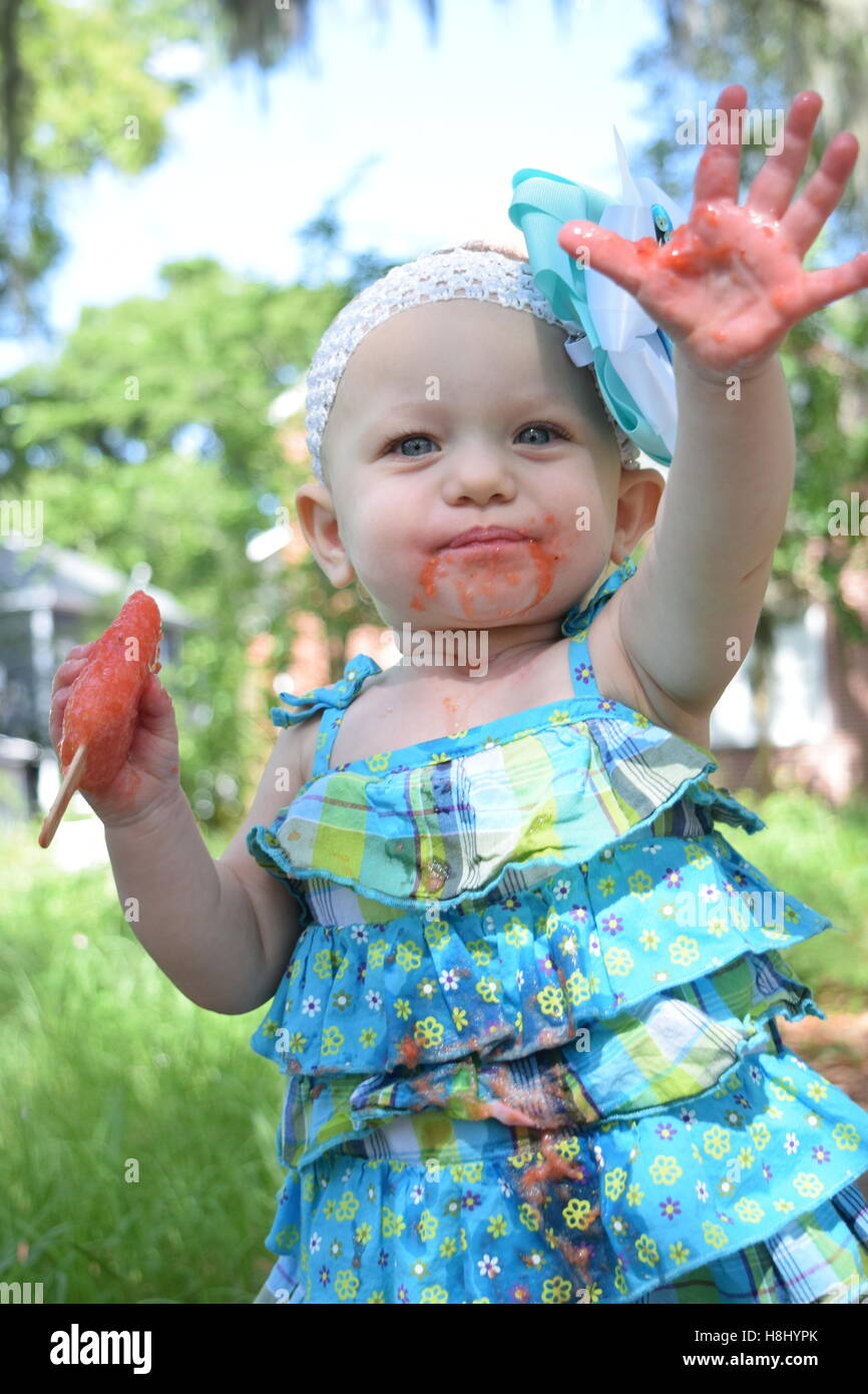 Popsicle kids on bright day hi-res stock photography and images - Alamy