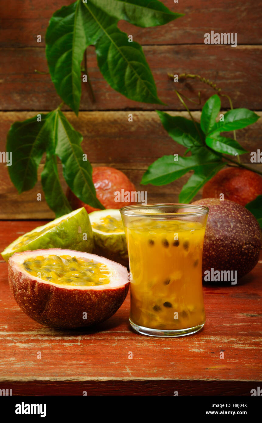 passion fruit juice in glass Stock Photo - Alamy