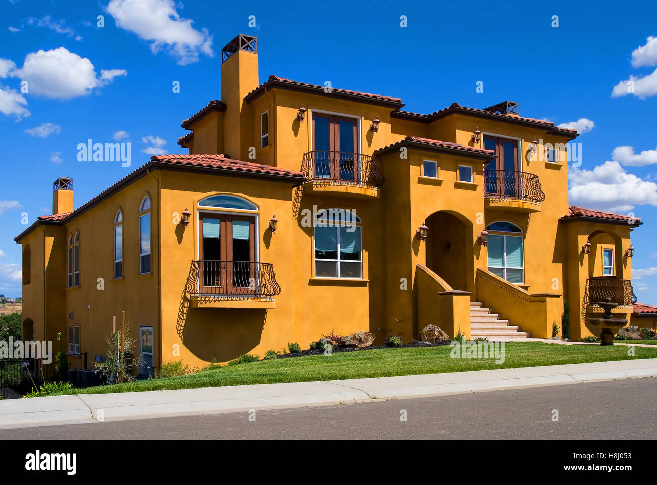 Beautiful new house Stock Photo - Alamy