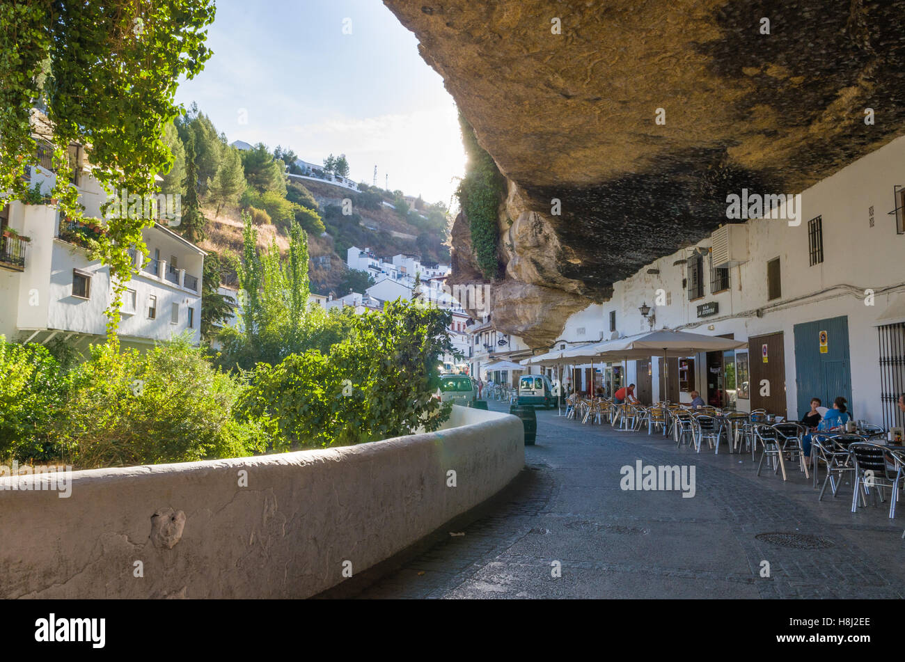 Setenil de las bodegas hi-res stock photography and images - Alamy
