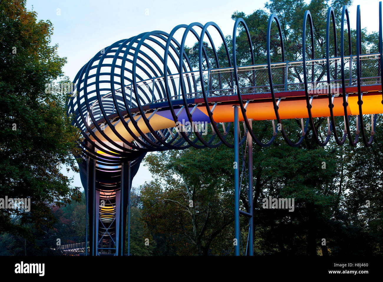 Slinky springs bruecke hi-res stock photography and images - Alamy