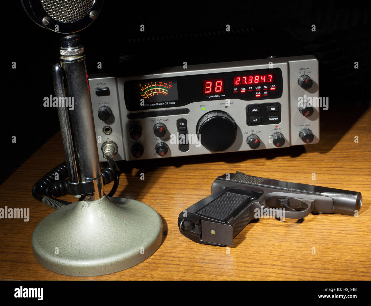 Microphone gun hi-res stock photography and images - Alamy