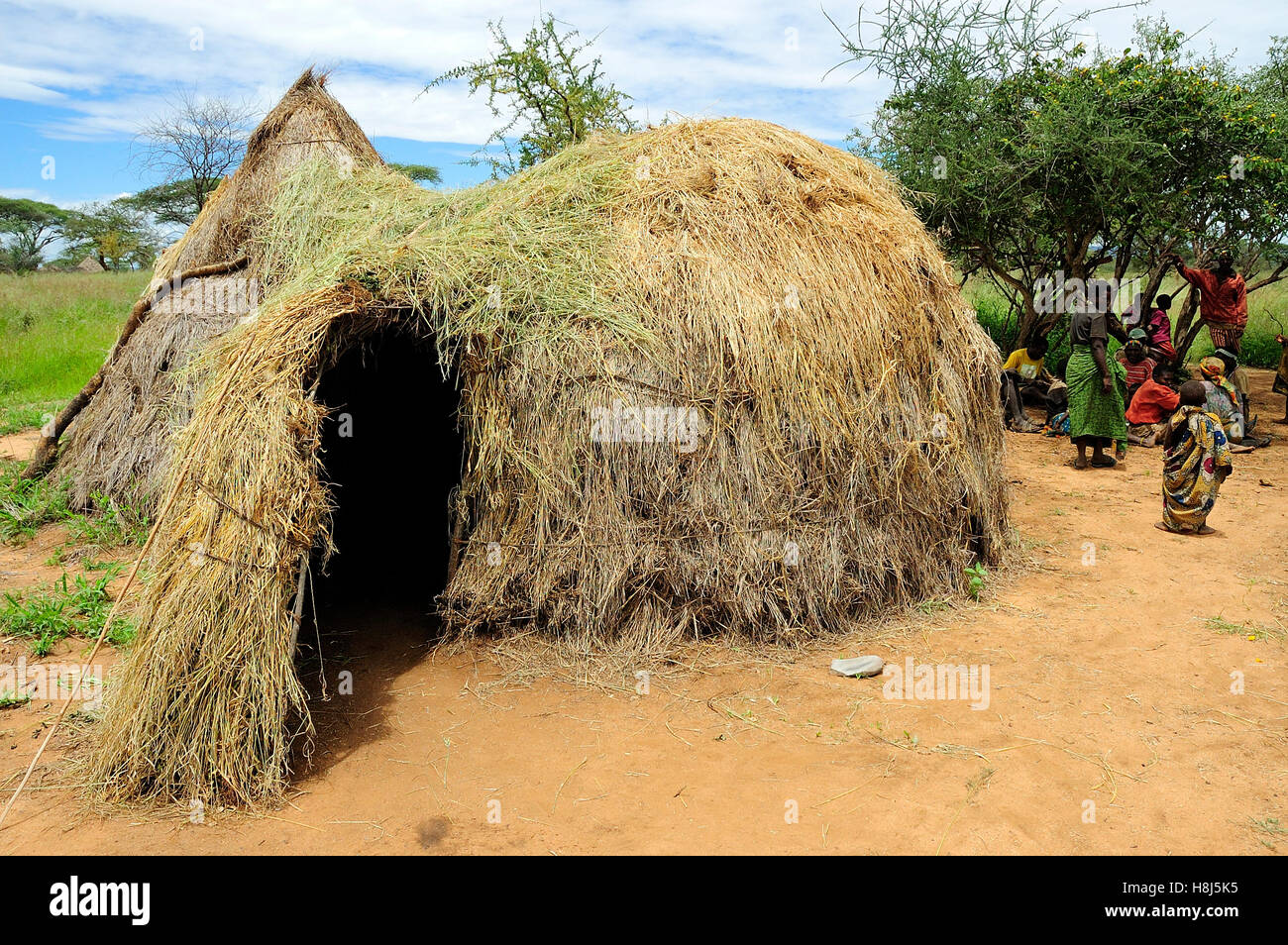 Hadza people hi-res stock photography and images - Alamy