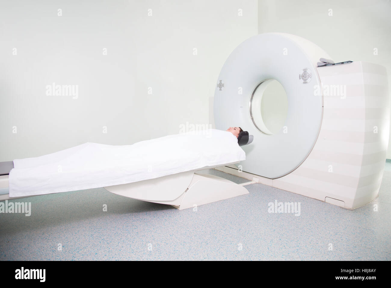 Healthy human head mri scan hi-res stock photography and images - Alamy