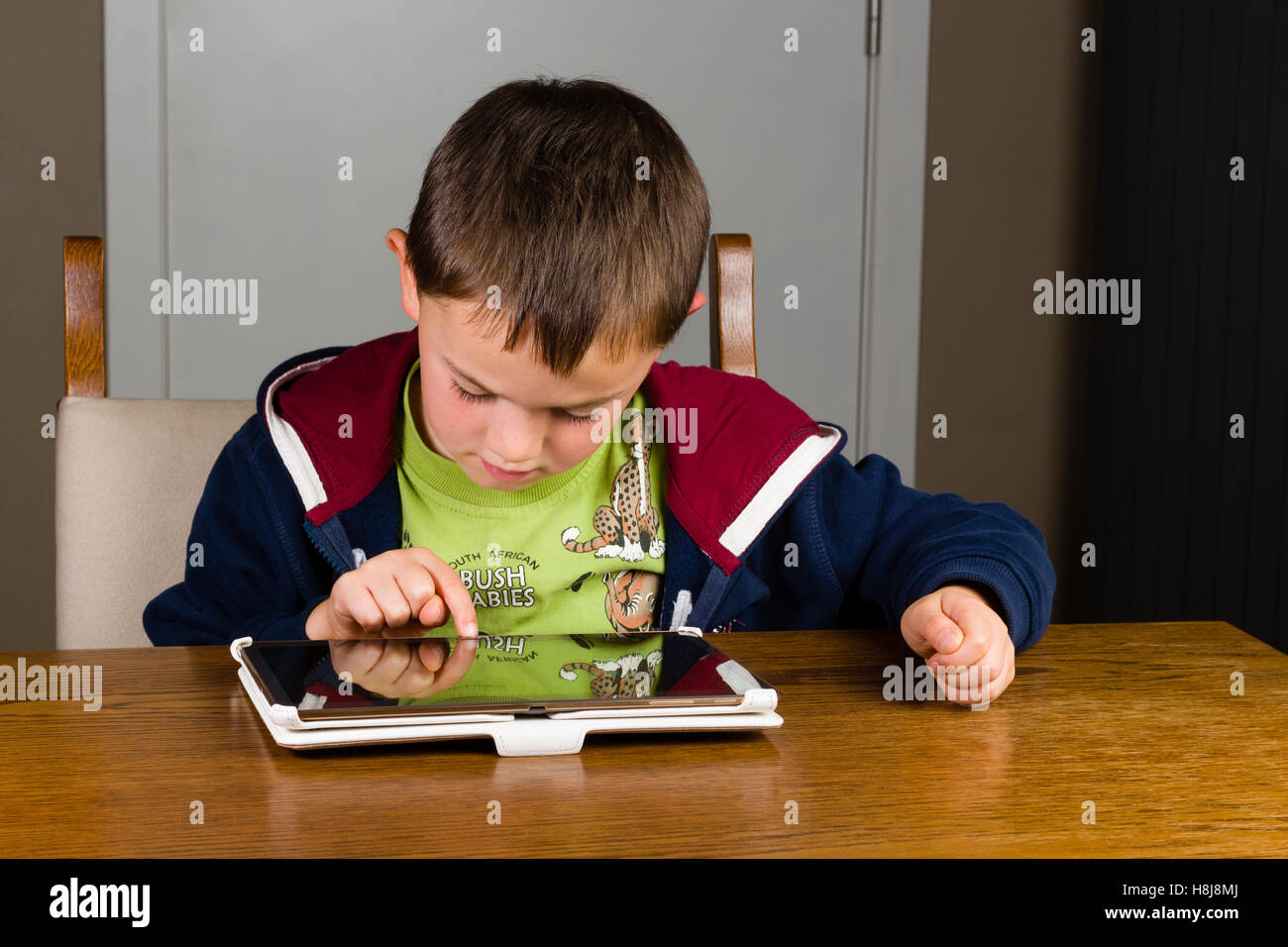 Child computer back view school hi-res stock photography and images - Alamy