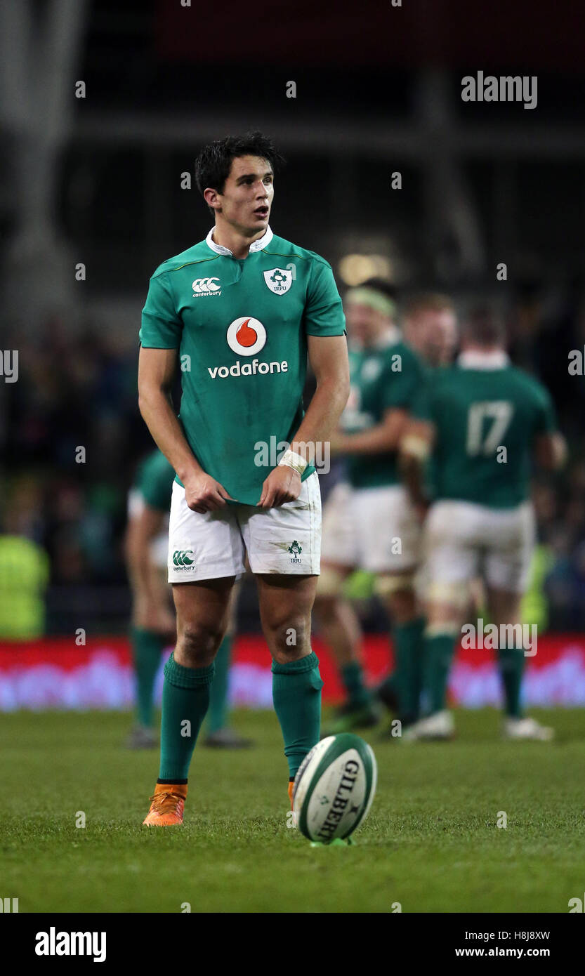 Ireland's Joey Carbery lines up a conversion kick before missing during ...