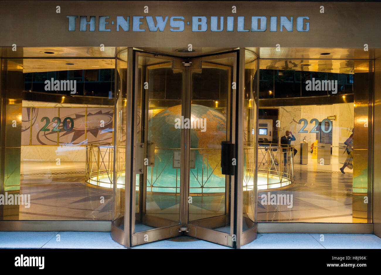 Daily news building new york hi-res stock photography and images - Alamy