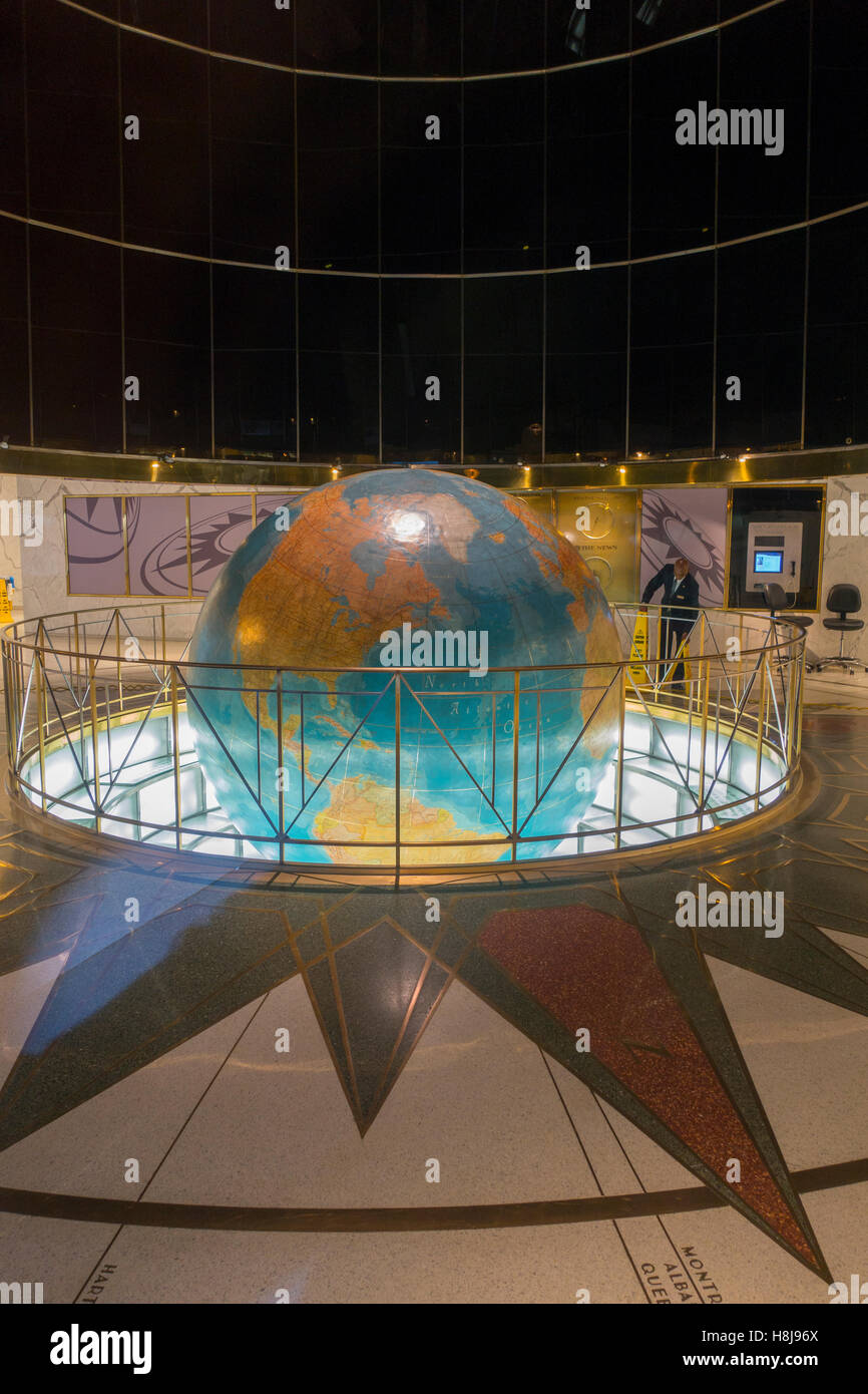 Daily News building NYC Stock Photo - Alamy