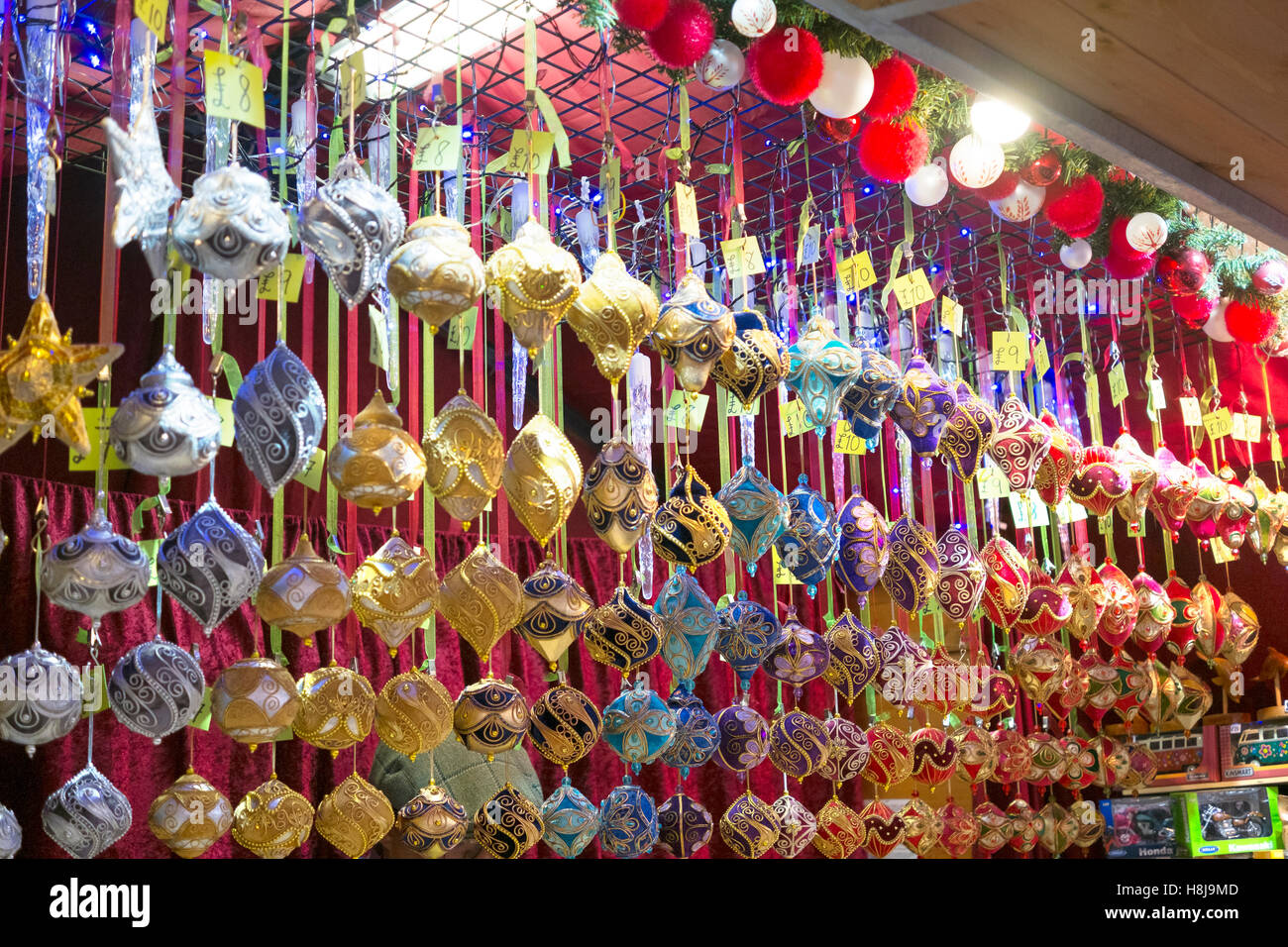 Manchester christmas windows hi-res stock photography and images - Alamy