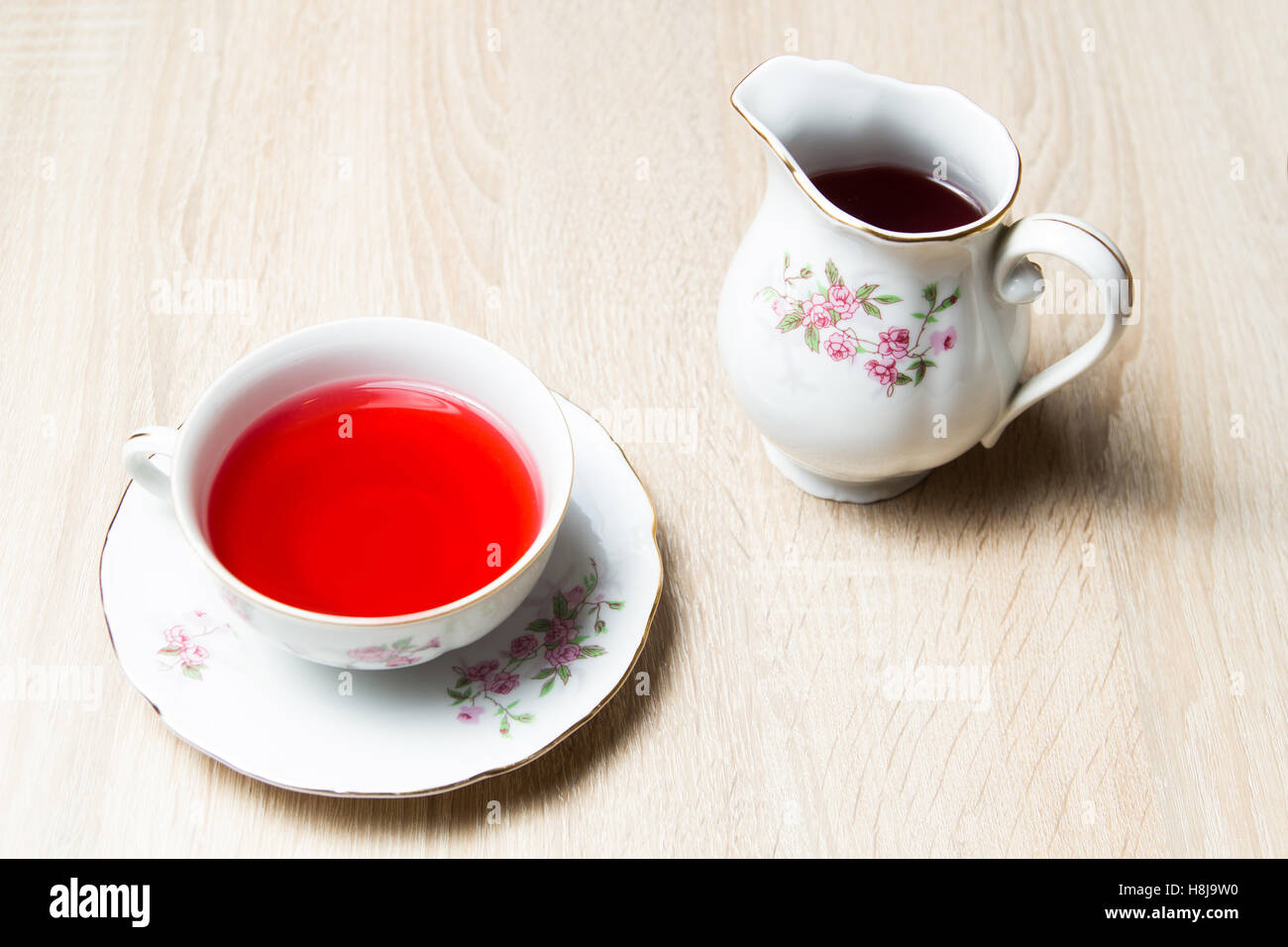 Elegant teacup hi-res stock photography and images - Alamy