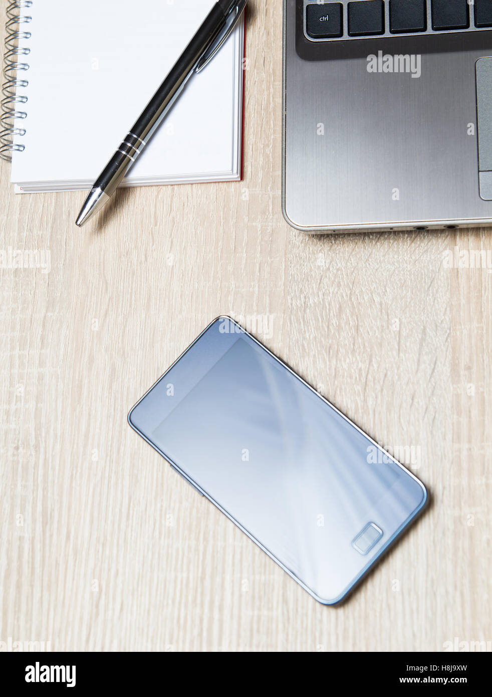 Screen and paper hi-res stock photography and images - Alamy