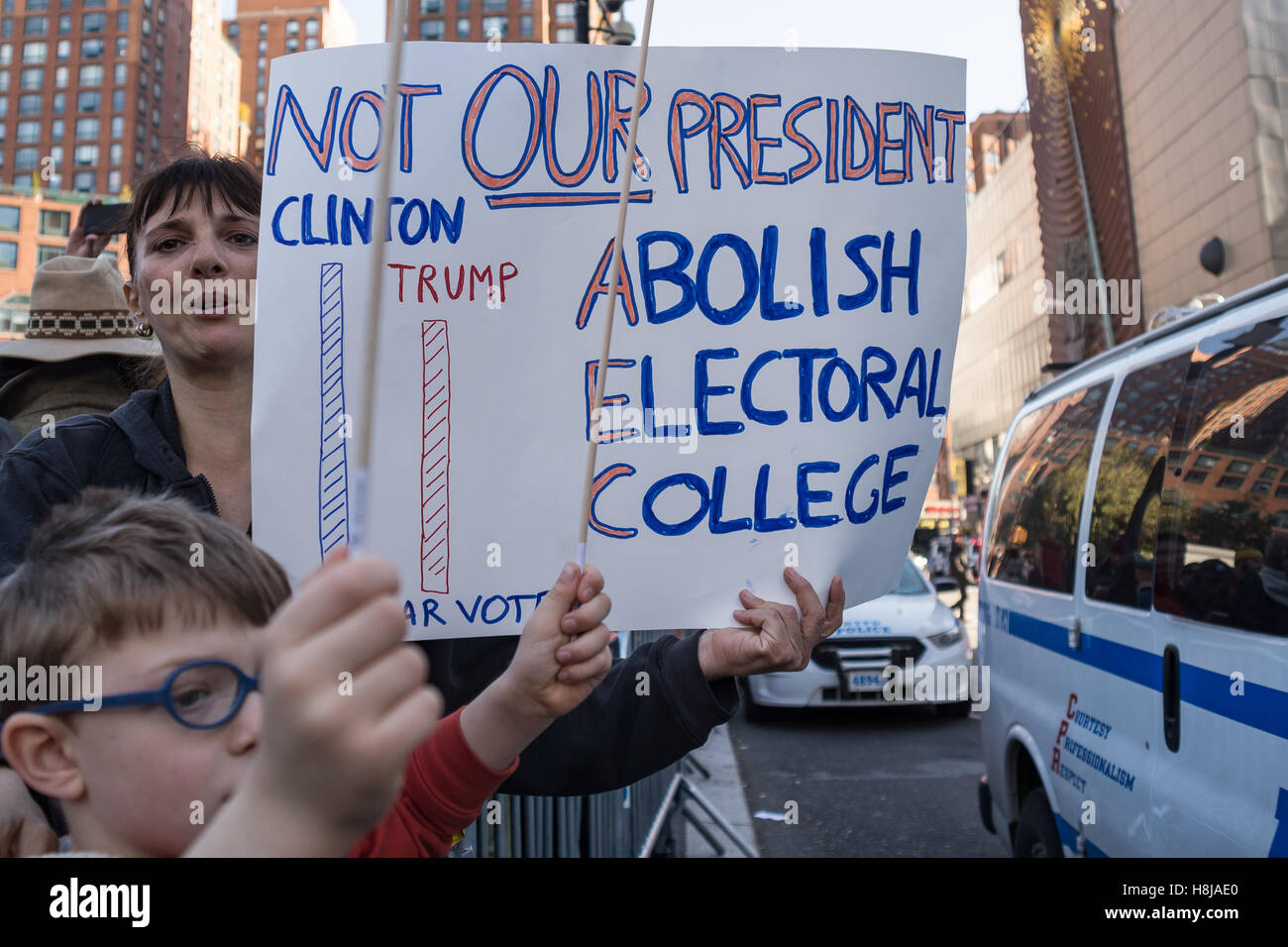 New York, United States. 12th Nov, 2016. On the fourth day following ...