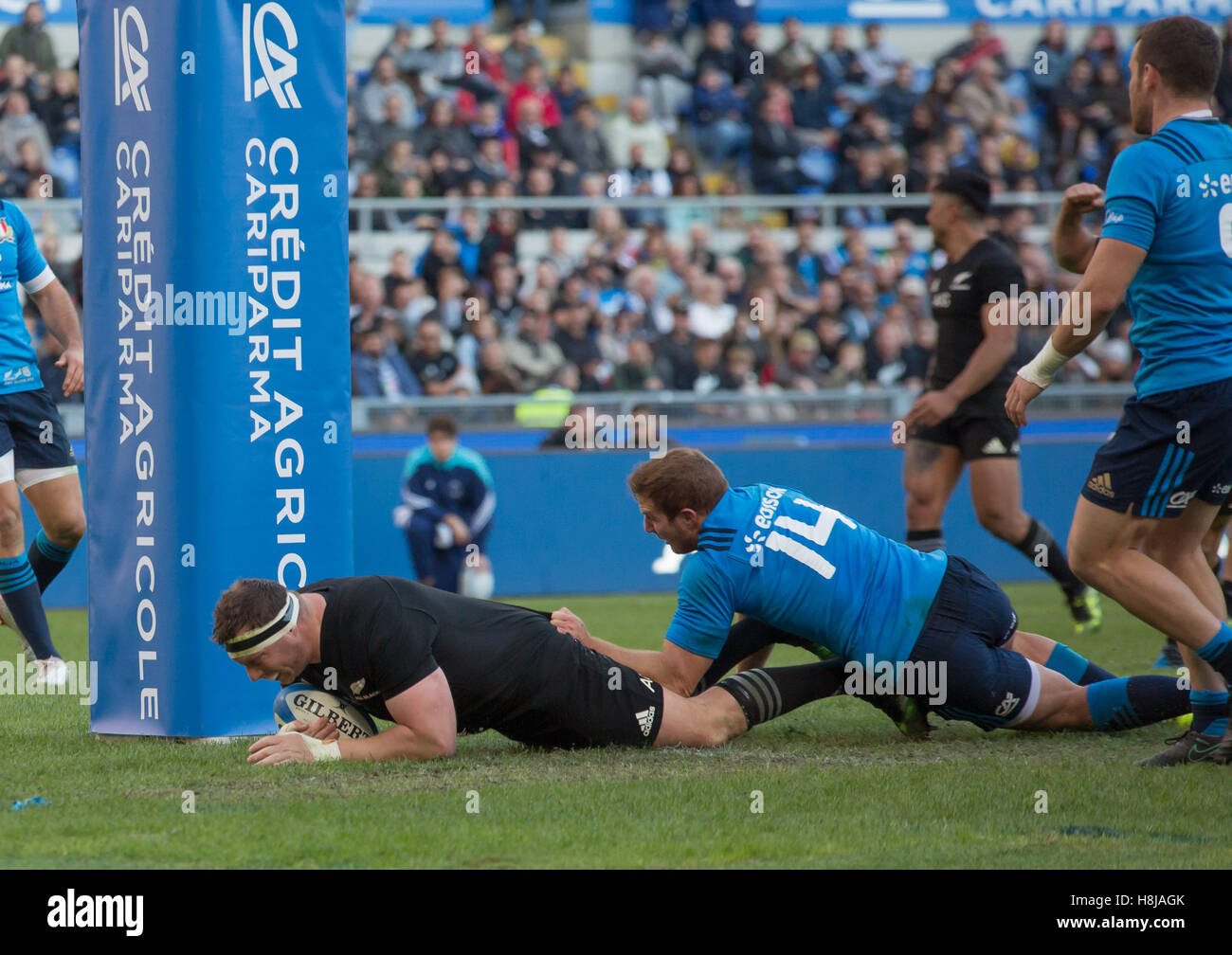 Rome, Italy. 12th Nov, 2016. Wyatt Crockett of the New Zealand All ...