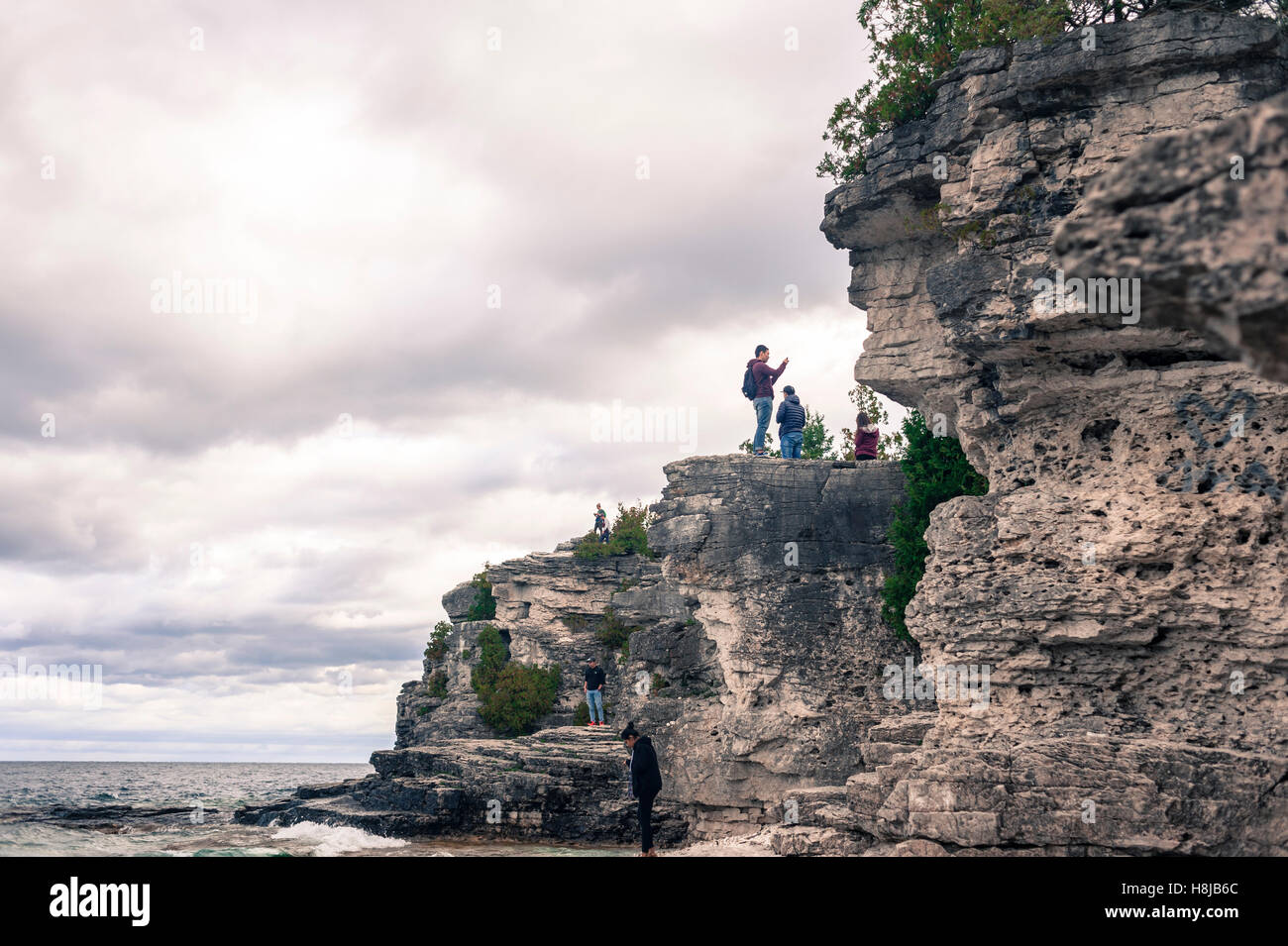 The Grotto, a top tourism attractions in Bruce Peninsula National Park ...