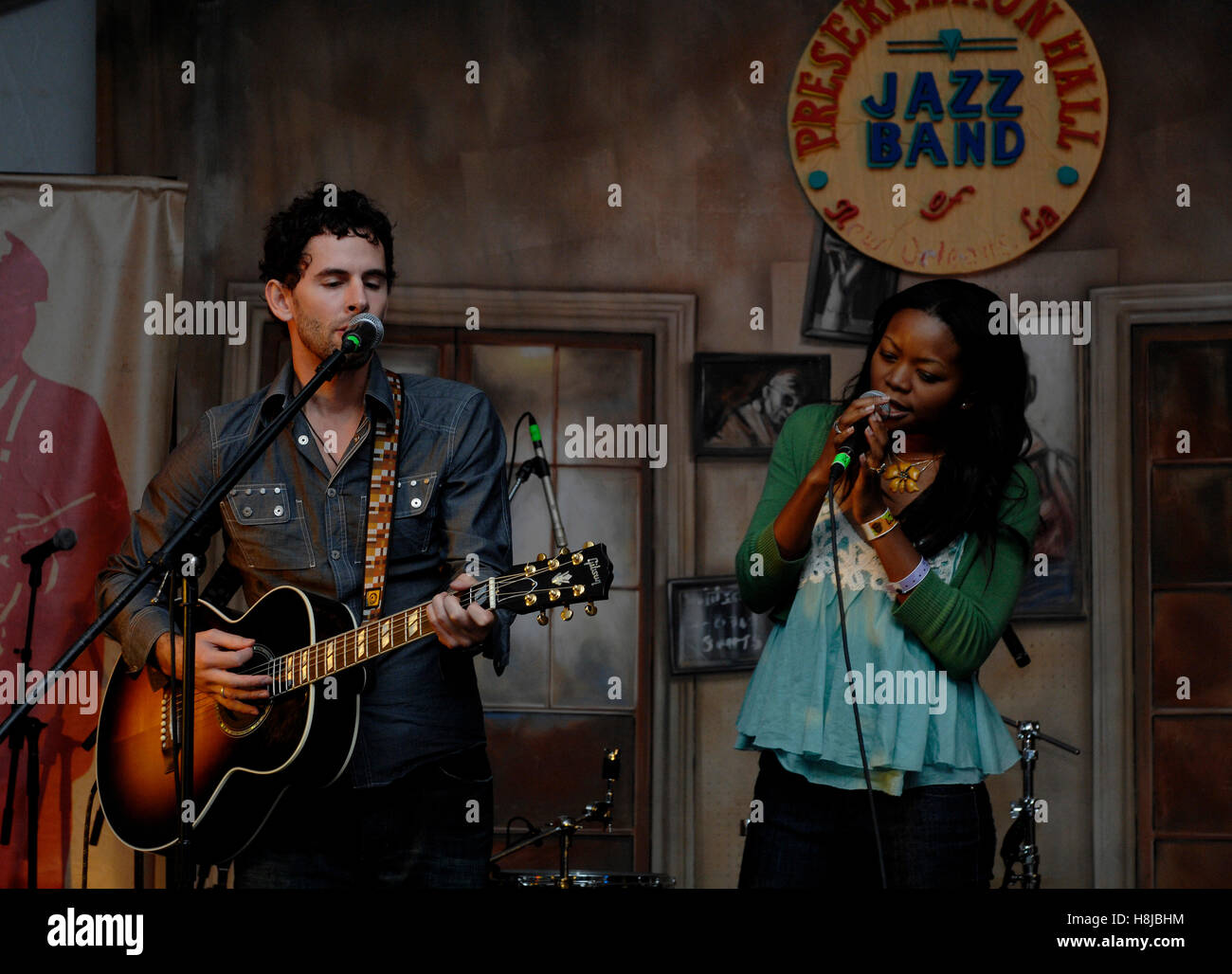 Sam and Ruby (Sam Brooker and Ruby Amanfu) performing live at the 2007 ...