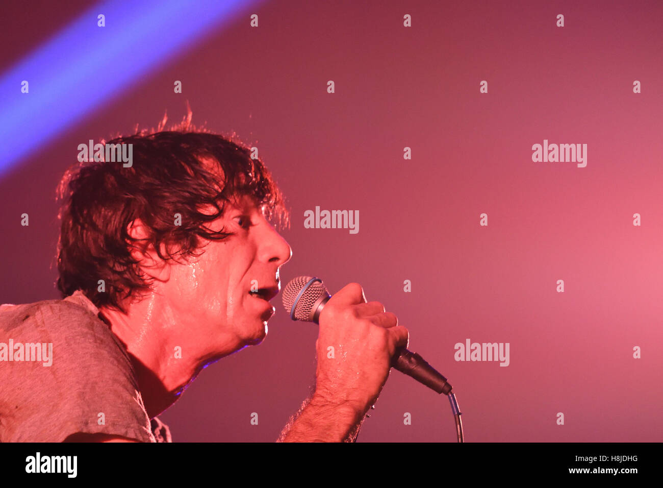 Punk rock group sham 69 hi-res stock photography and images - Alamy