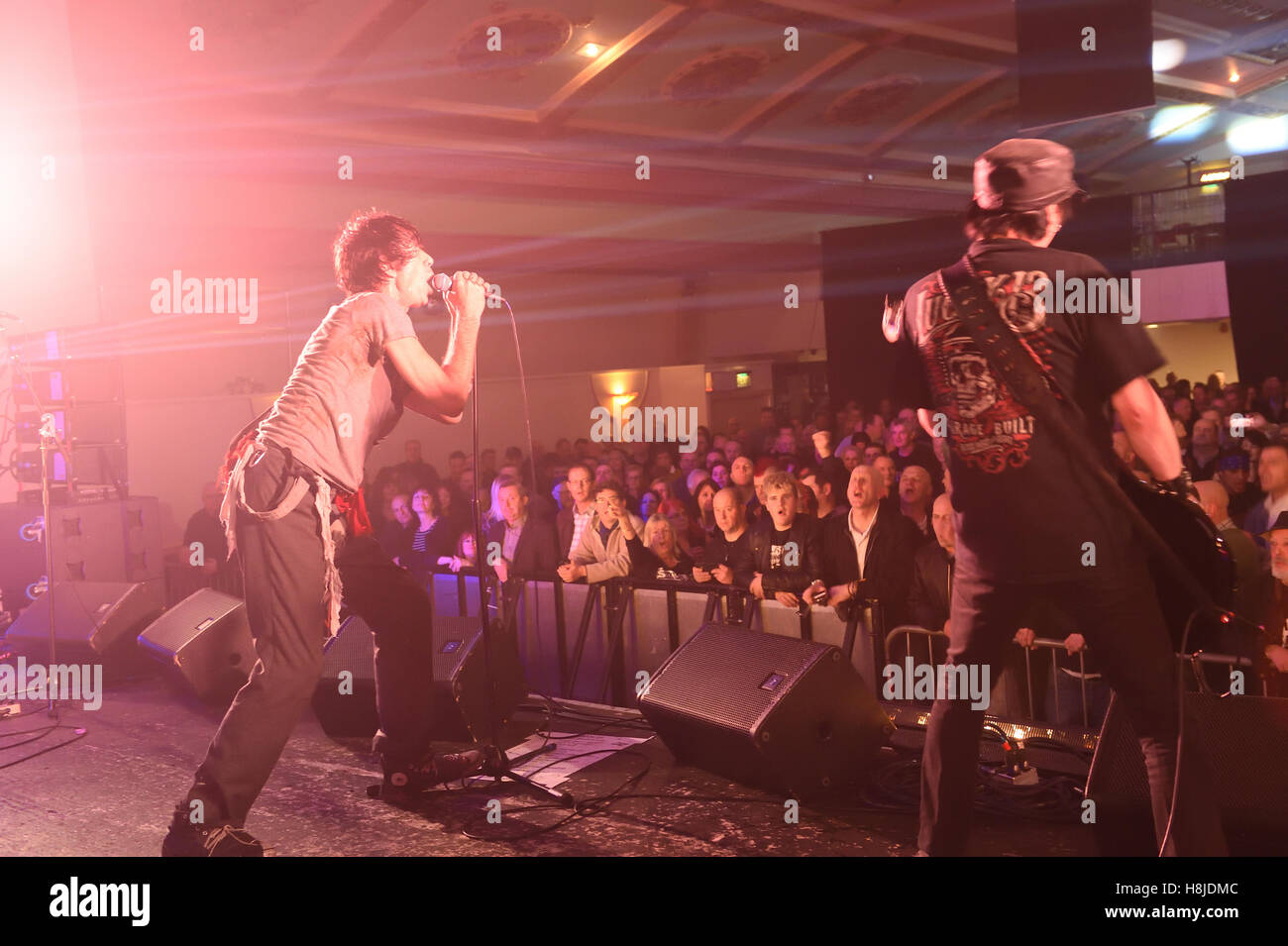 Punk rock group sham 69 hi-res stock photography and images - Alamy