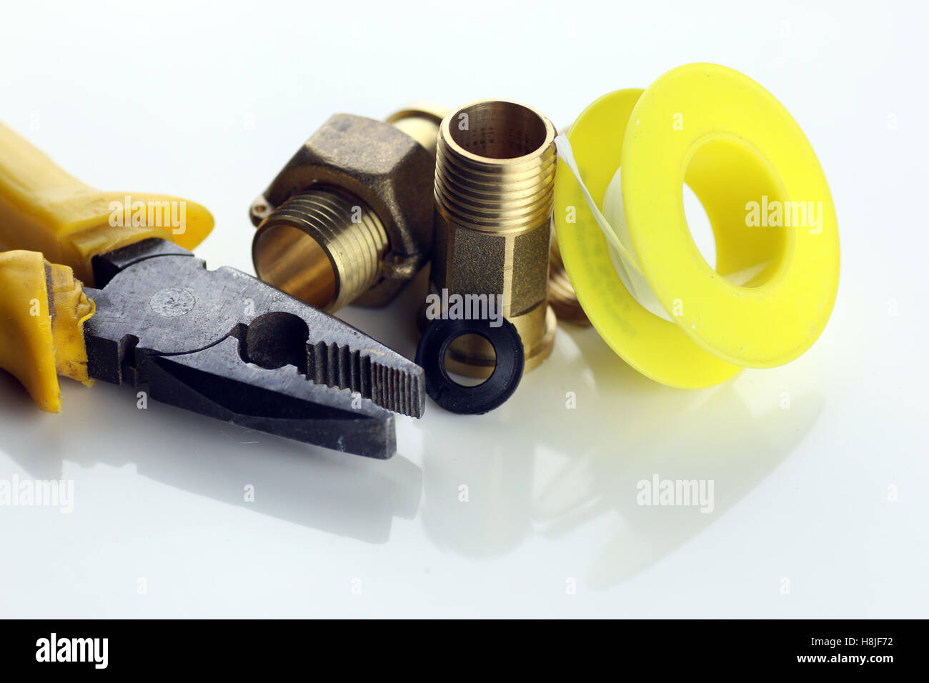 Pipe mountings hi-res stock photography and images - Alamy