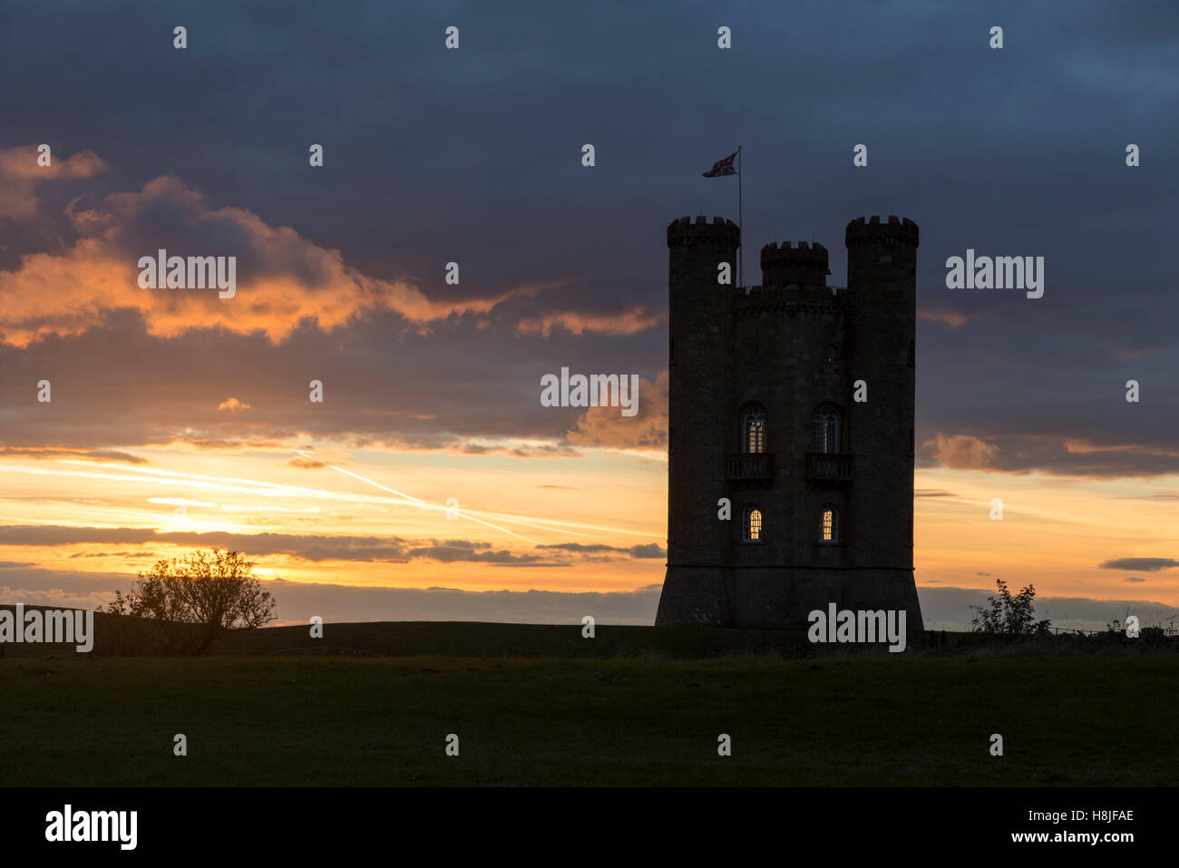 Broadway Tower and Country Park at sunset, the Cotswolds ...
