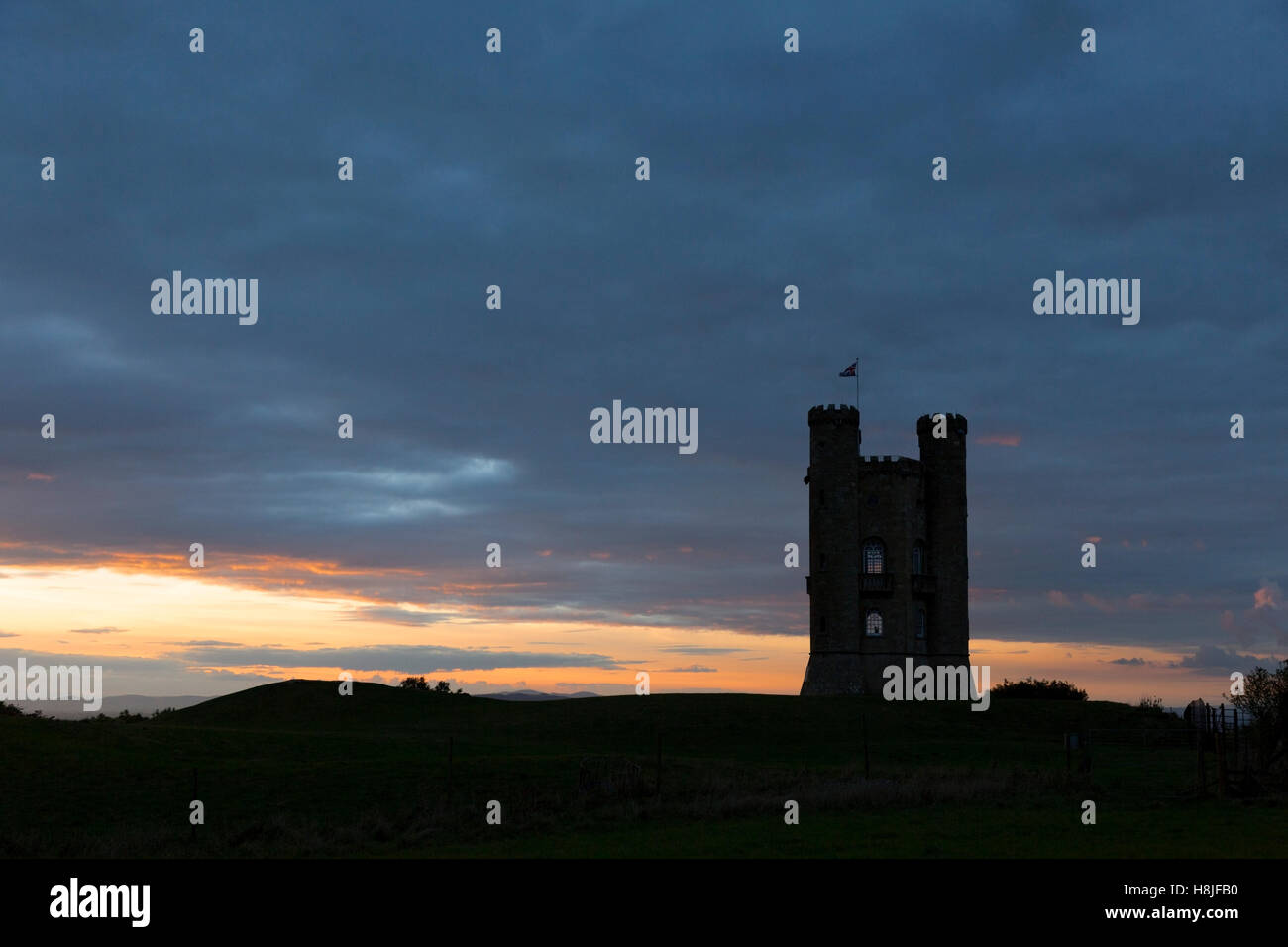 Broadway Tower and Country Park at sunset, the Cotswolds ...