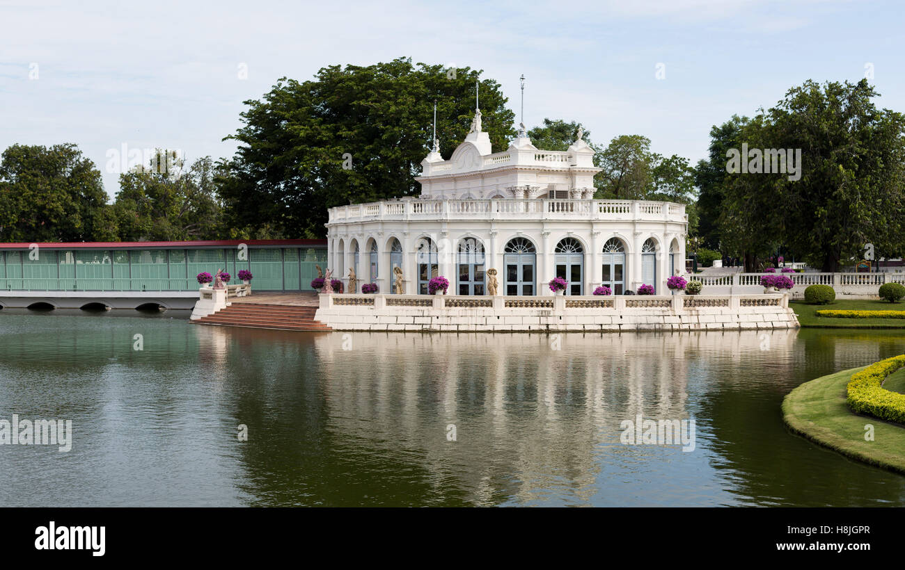 The Devaraj-Kunlai Gate is a semi-circle building used by the king to ...