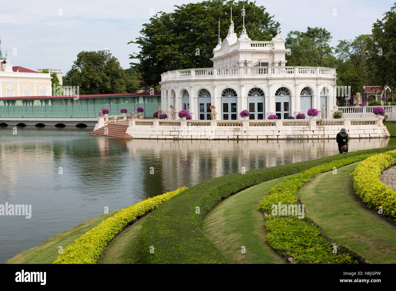 The Devaraj-Kunlai Gate is a semi-circle building used by the king to ...