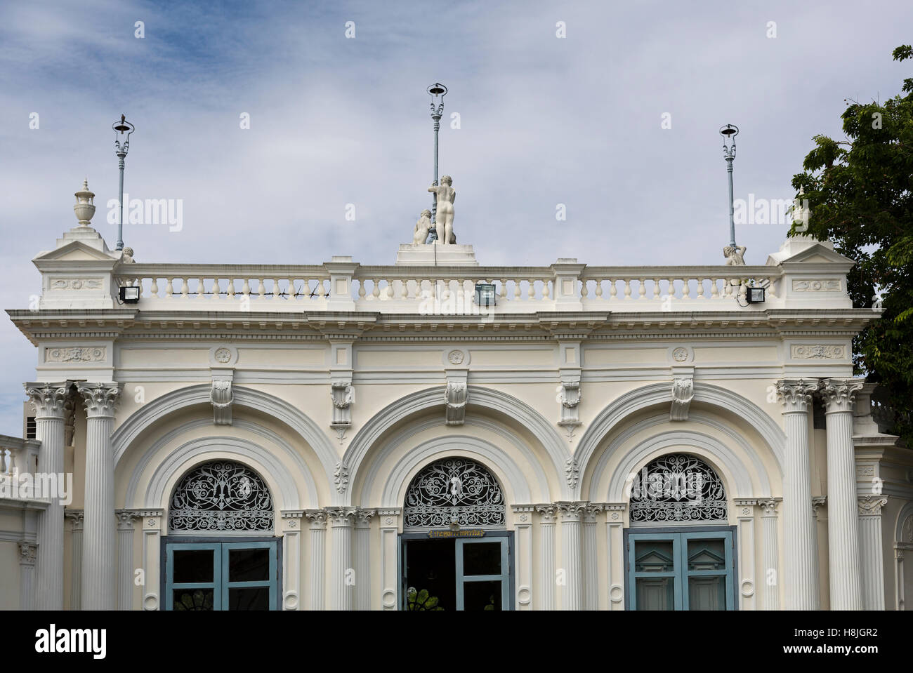 The Devaraj-Kunlai Gate is a semi-circle building used by the king to ...