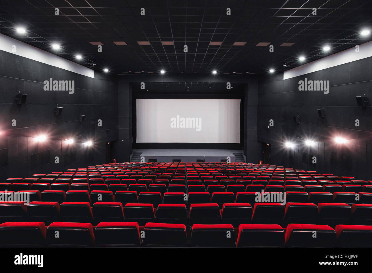 Cinema Audience High Resolution Stock Photography and Images - Alamy