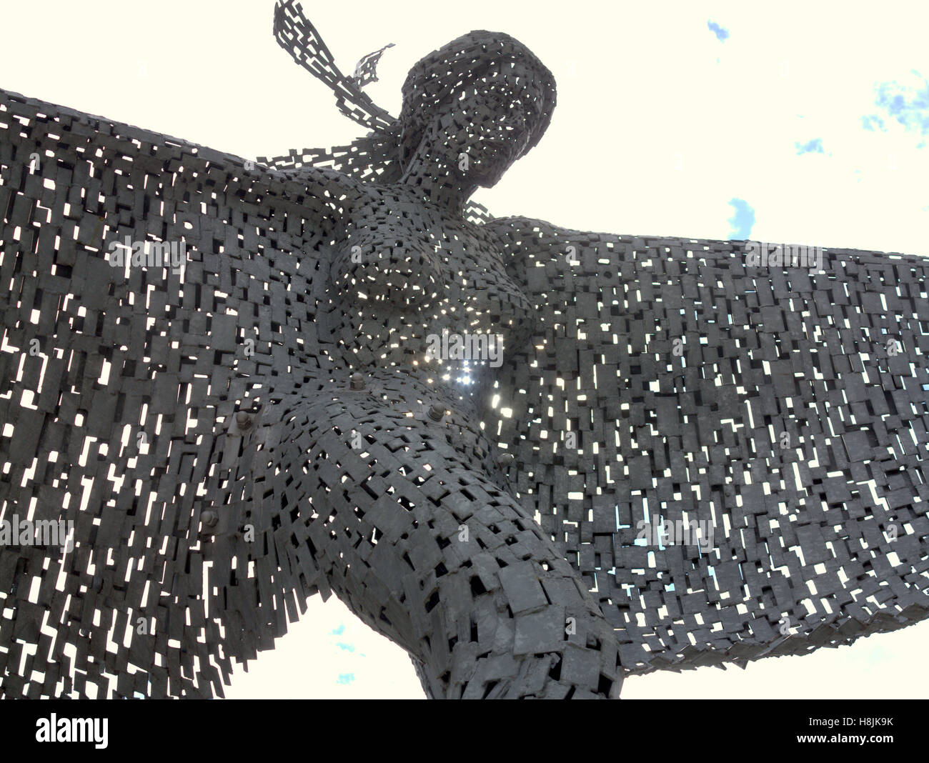 The Rise Sculpture by Andy Scott at Glasgow Harbour flats, Scotland ...