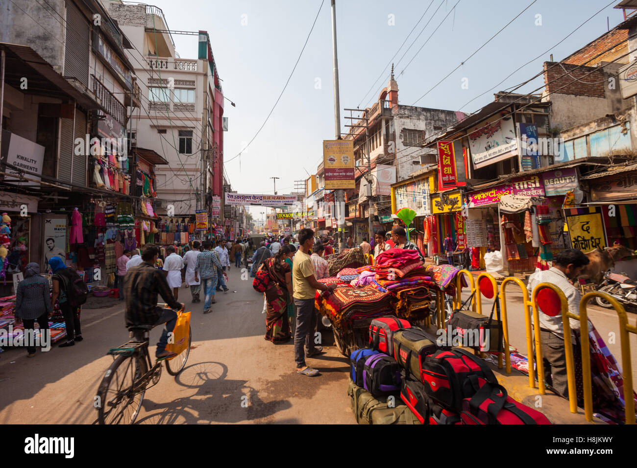 VARANASI, INDIA - 27 Oct 2016: The street market at Dasaswamedh Ghat on ...