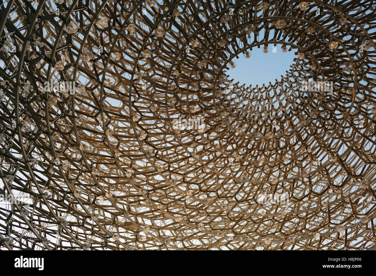 The Bee Hive, a metal sculpture at Kew Gardens Stock Photo - Alamy