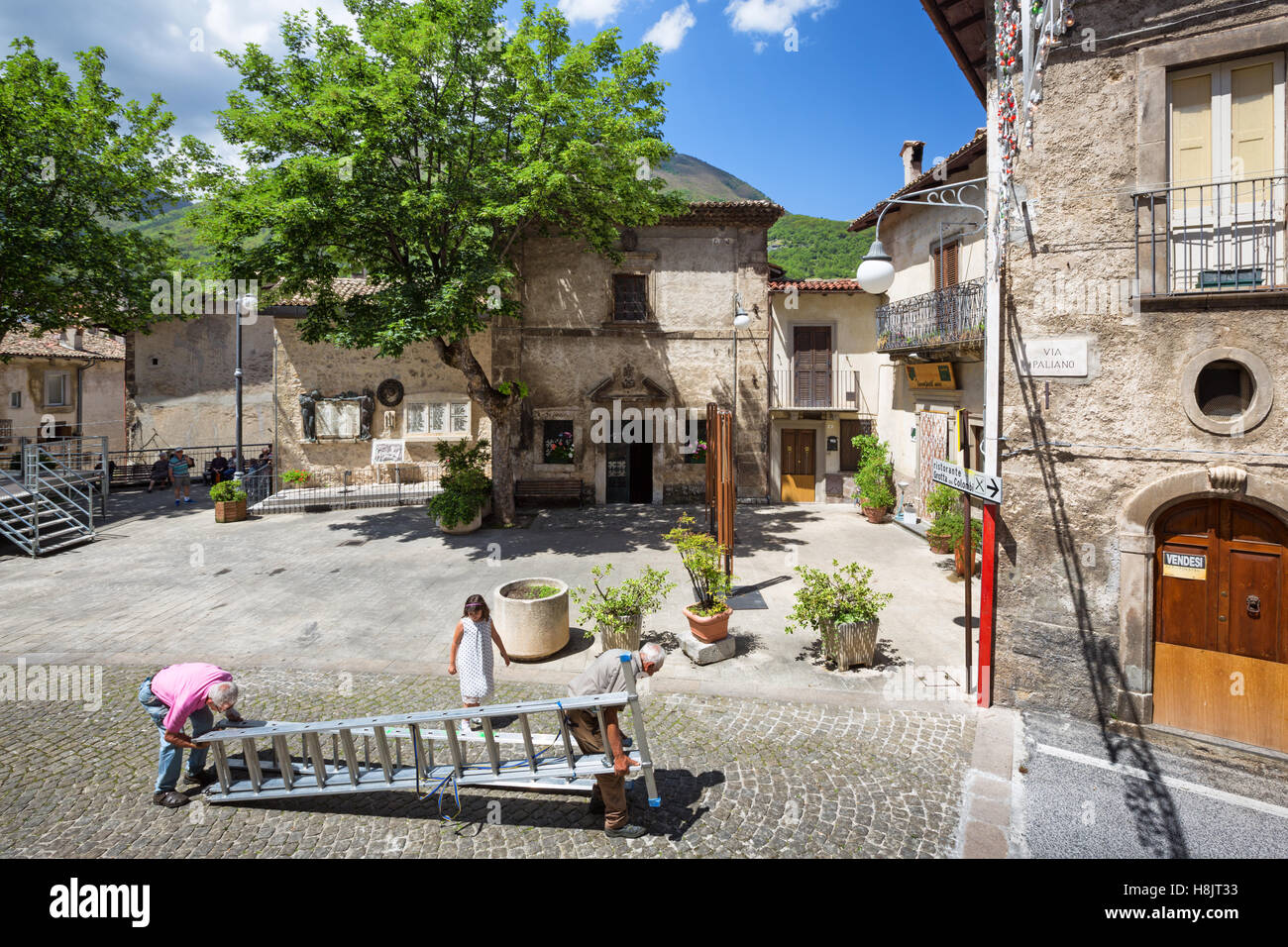 Scanno (L'Aquila) - View of the little ancient town Stock Photo - Alamy