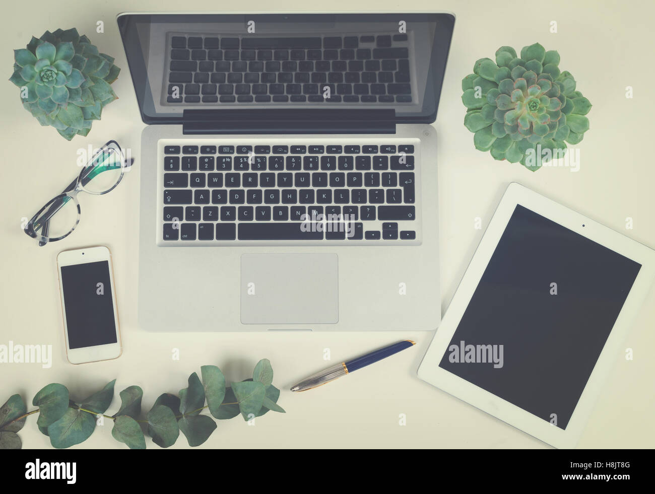 Offise desktop scene Stock Photo - Alamy