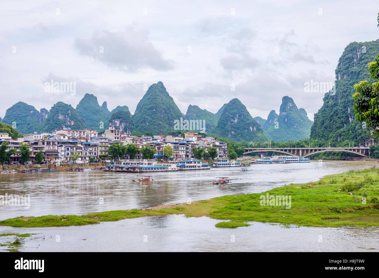 Karst tower guilin hi-res stock photography and images - Alamy