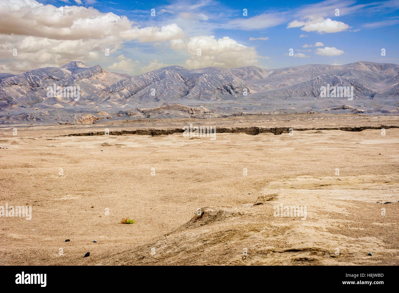 Gobi desert landscape by Jiaohe Ancient Ruins, Turpan, Xinjiang Uyghur ...