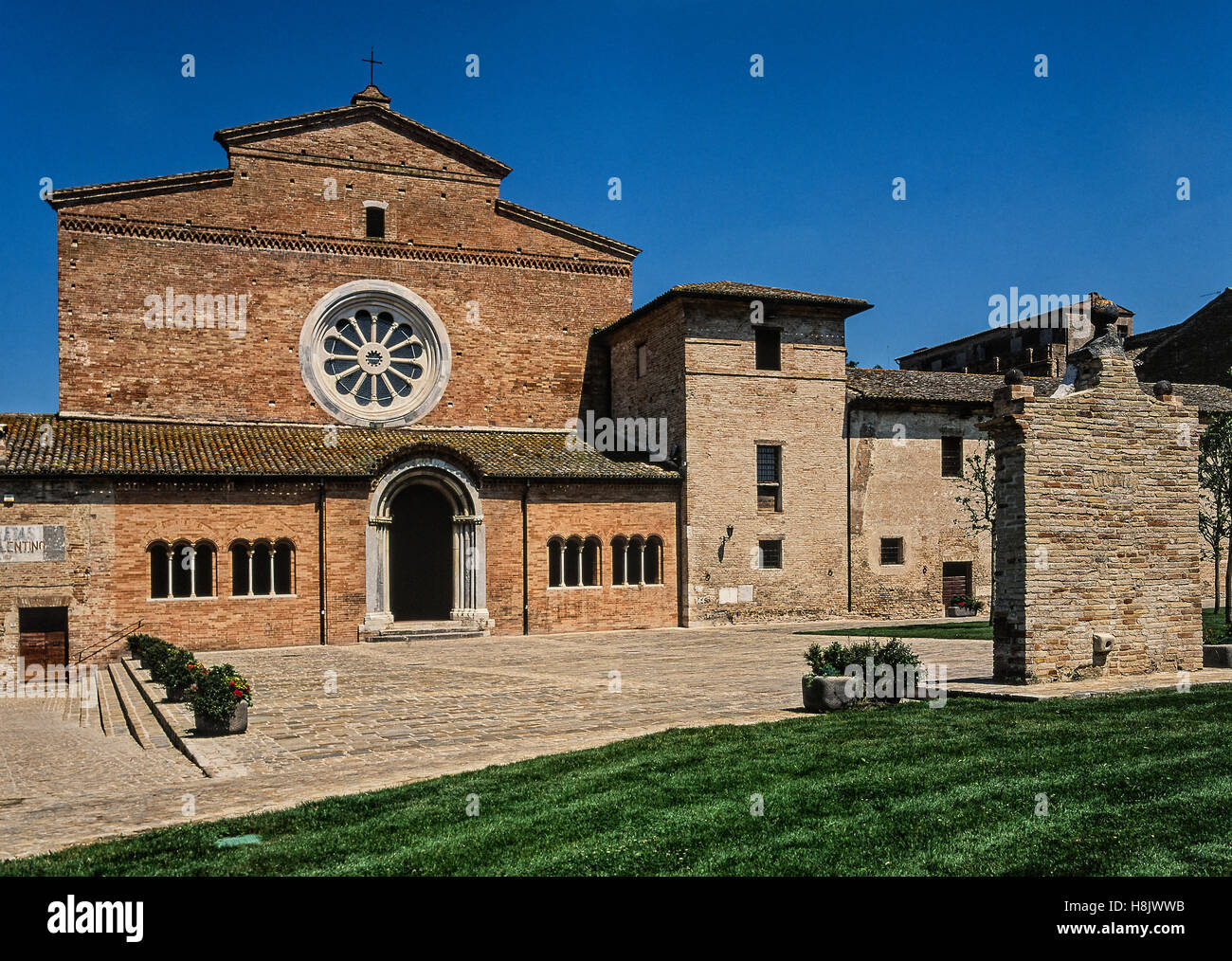 Abbazia chiaravalle hi-res stock photography and images - Alamy
