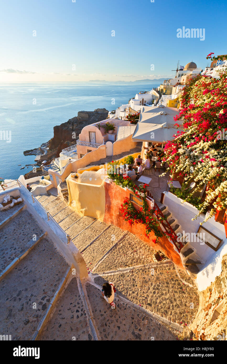 Santorini street hi-res stock photography and images - Alamy